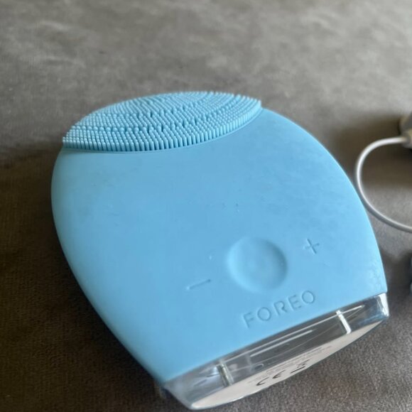 FOREO | Skincare | Foreo 2in Deep Cleansing And Firming Uk Charging ...